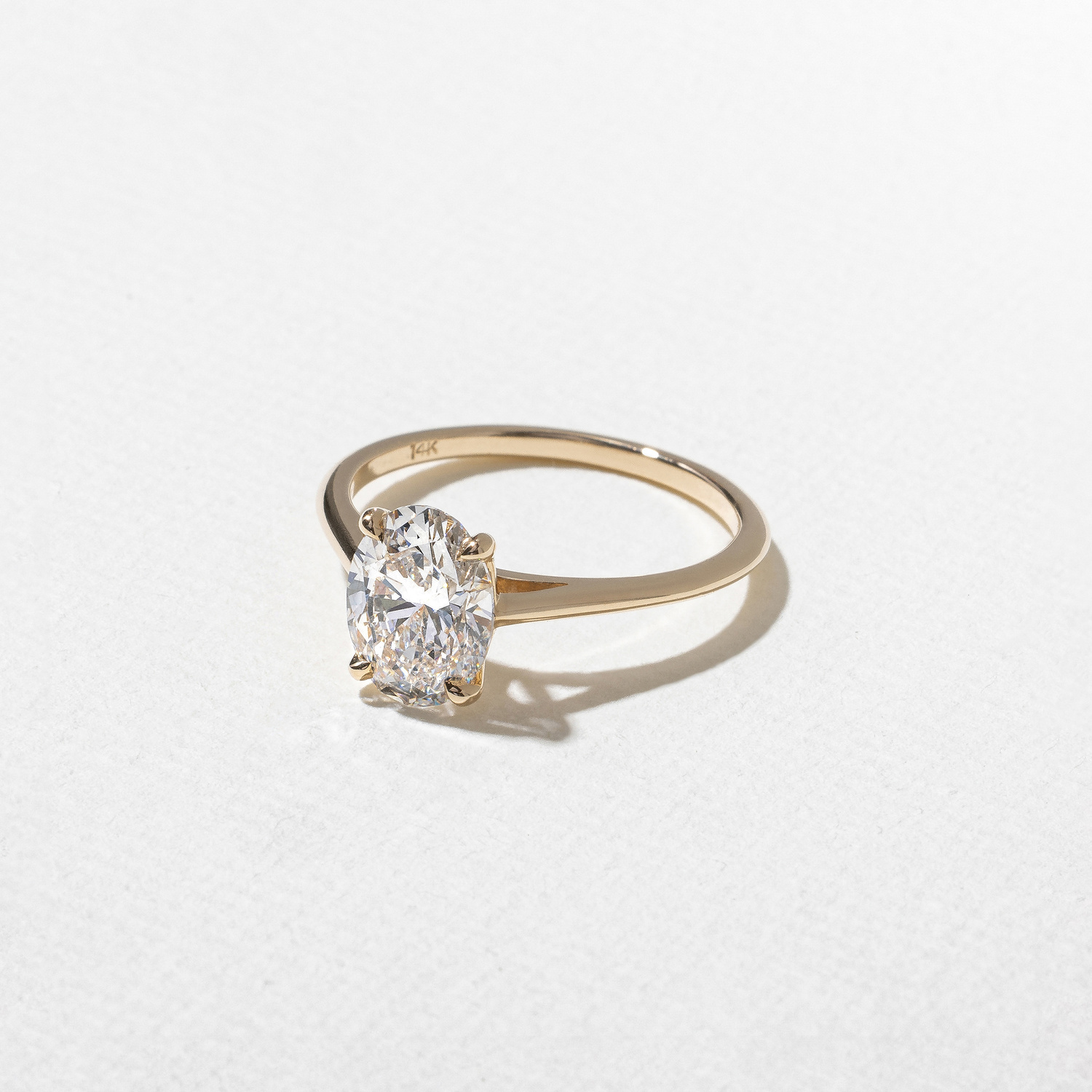 Iris Oval Solitaire · Eliette